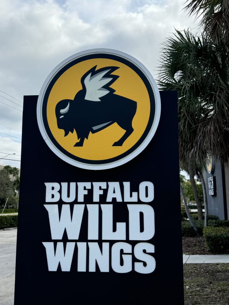 Buffalo Wild Wings Is the Ultimate Restaurant to Watch Sports & Great ...